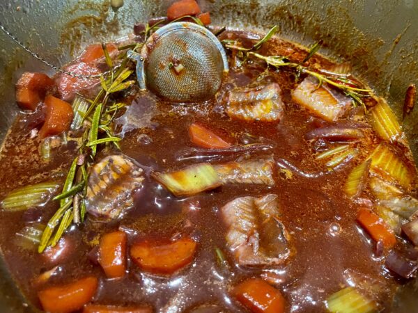 Eel in red wine - Anguille au vin rouge - recipe - harpune.info