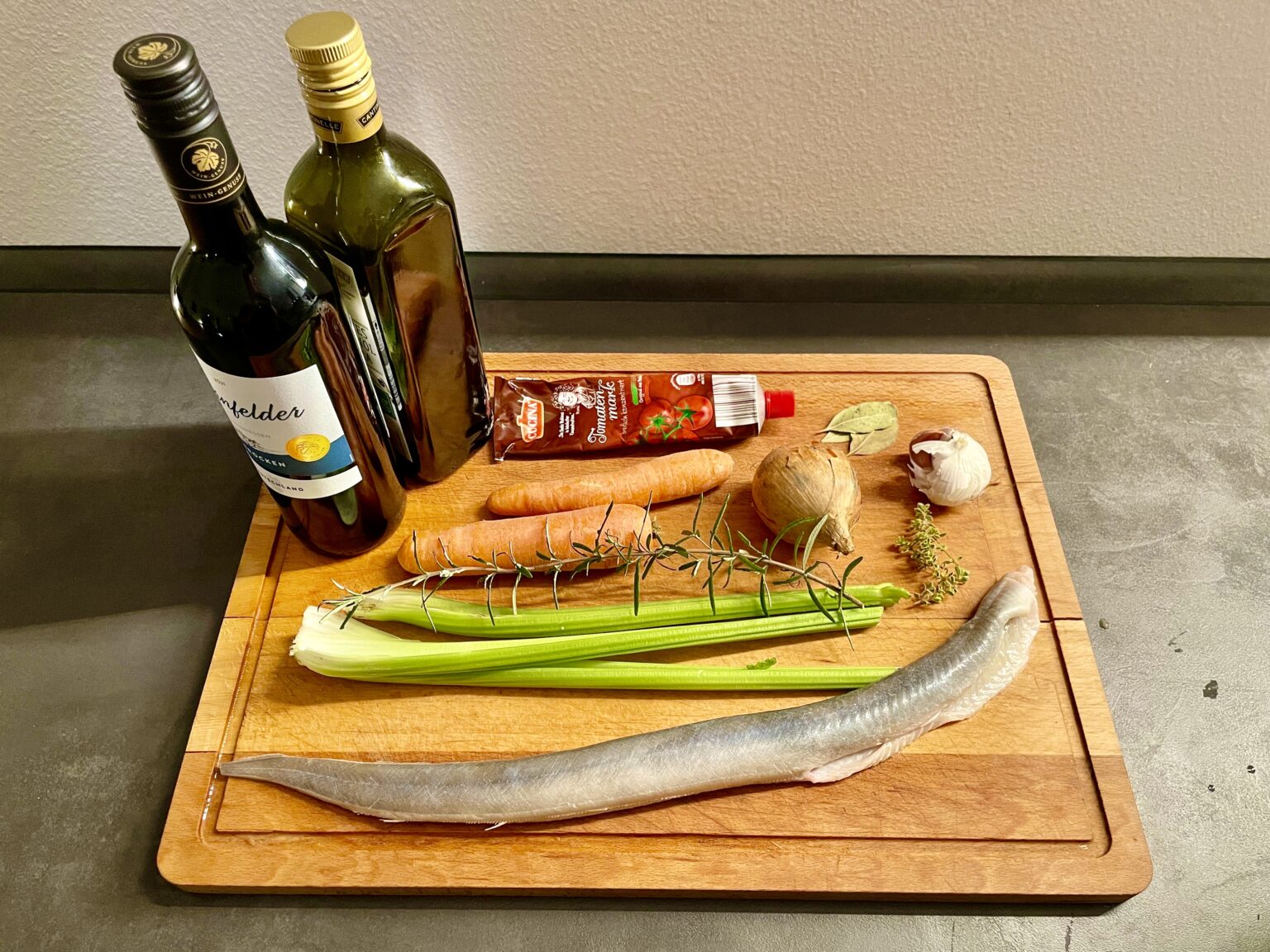 Eel in red wine - Anguille au vin rouge - recipe - harpune.info